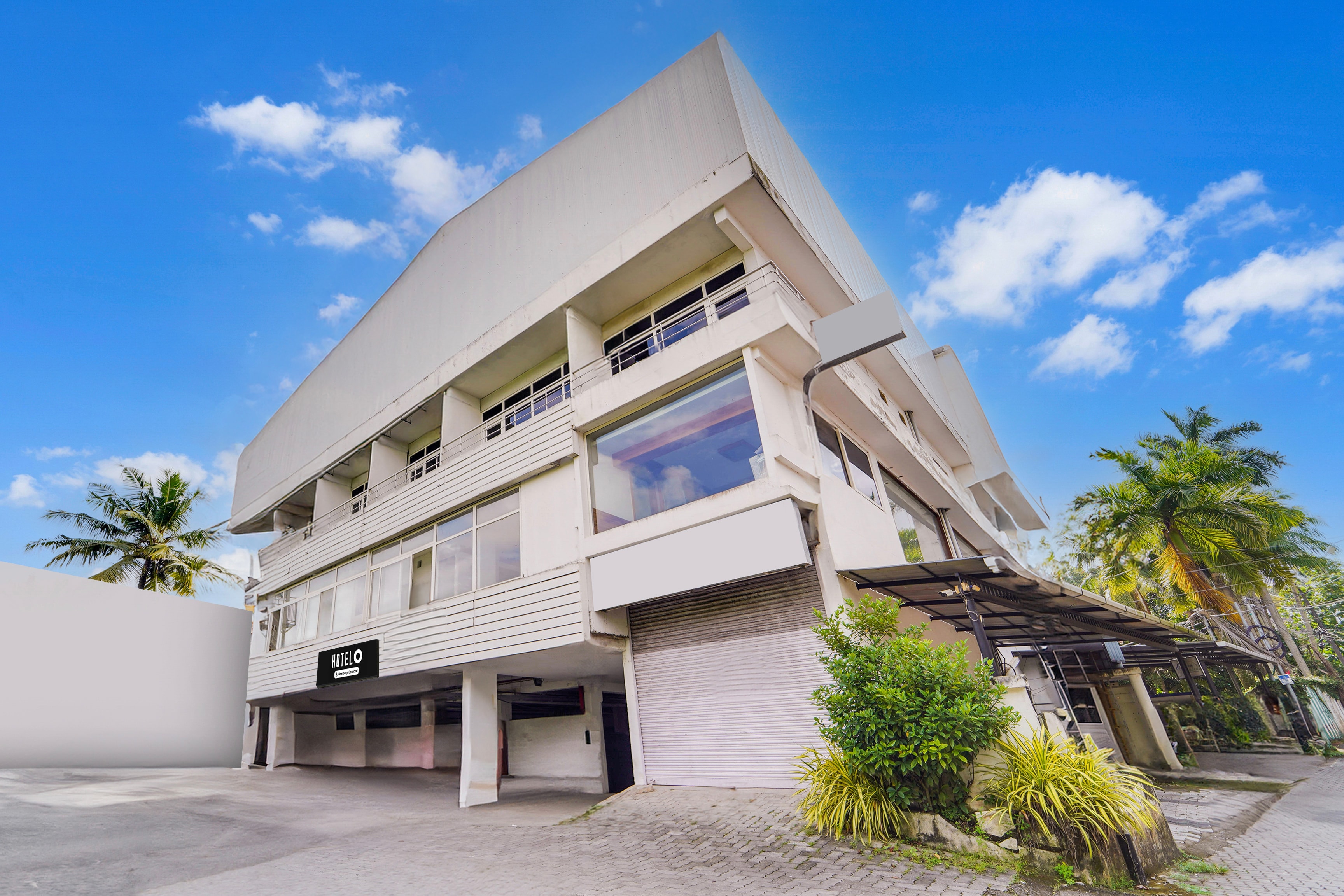 Book Super Hotel O Vazhakkala Kochi | Book @ Rs 794