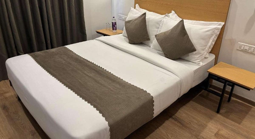 Book The Byke Landmark in Indore on Brevistay