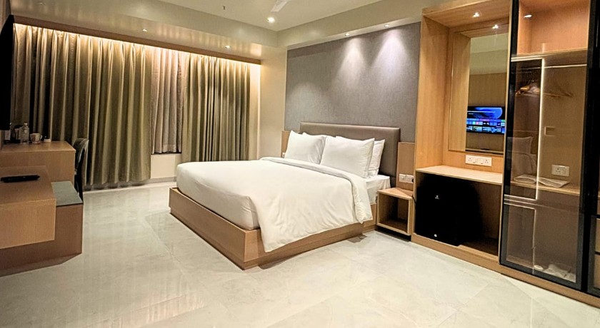 Book Samrat Studios in Pune on Brevistay