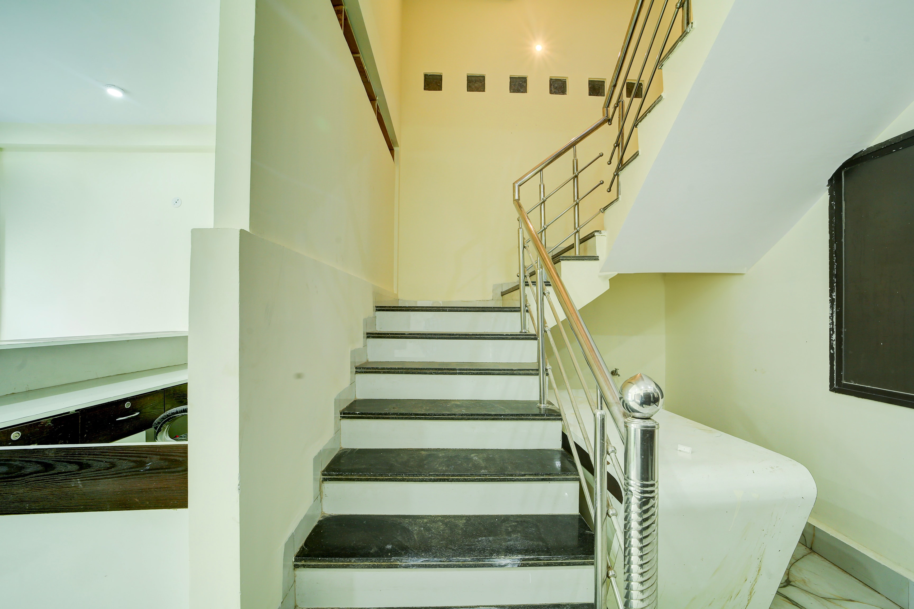 Book Super Collection O Hotel SP14 Indore | Book @ Rs 0