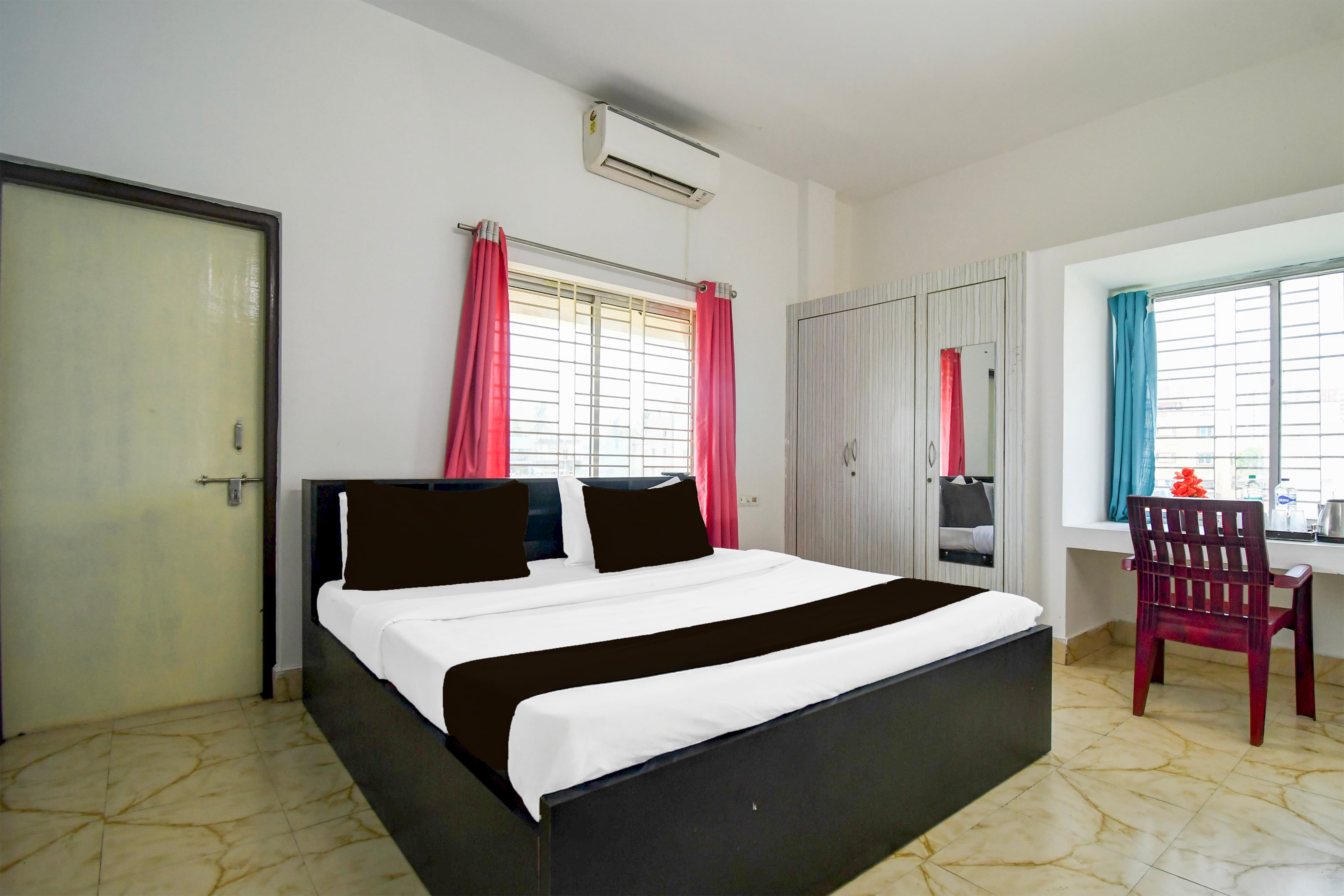 Book Super Hotel O Dumduma Near DN Regalia Mall Bhubaneswar | Book @ Rs 0